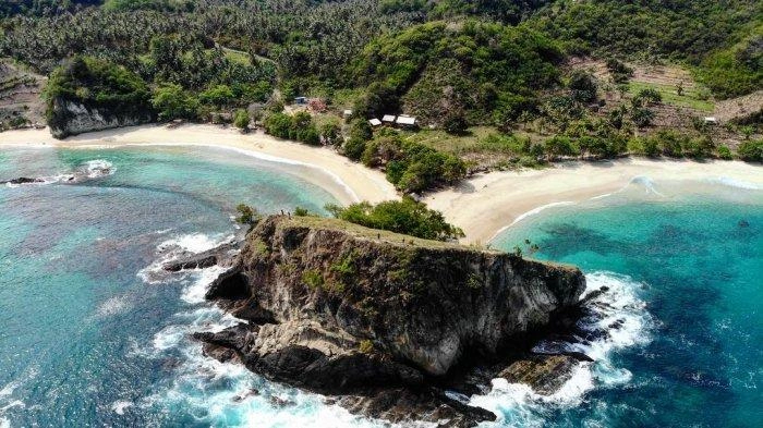 Pantai Koka, Tempat Santai yang Bikin Hati Adem di Pulau Sumba
